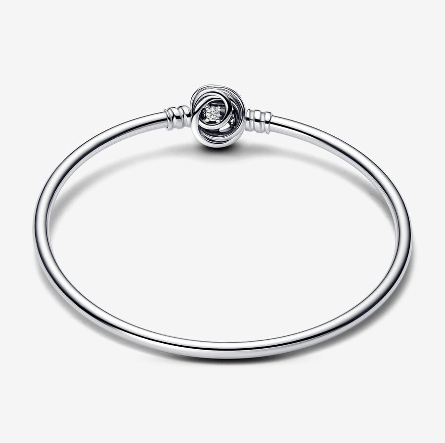 Pandora Moments Encircled Clasp Bangle – Fifth Avenue Jewellers